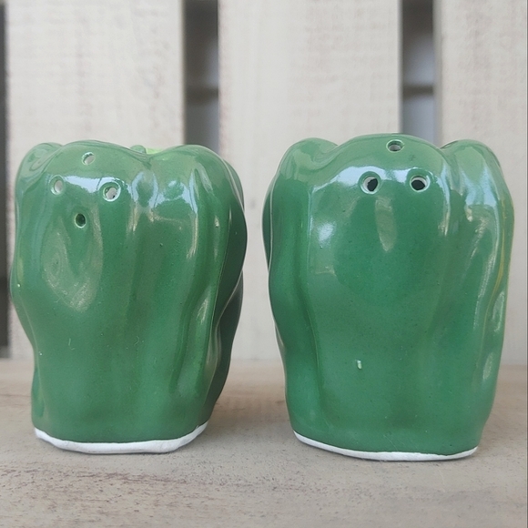 Source Unknown | Kitchen | Vintage 95s Ceramic Bell Green Peppers ...